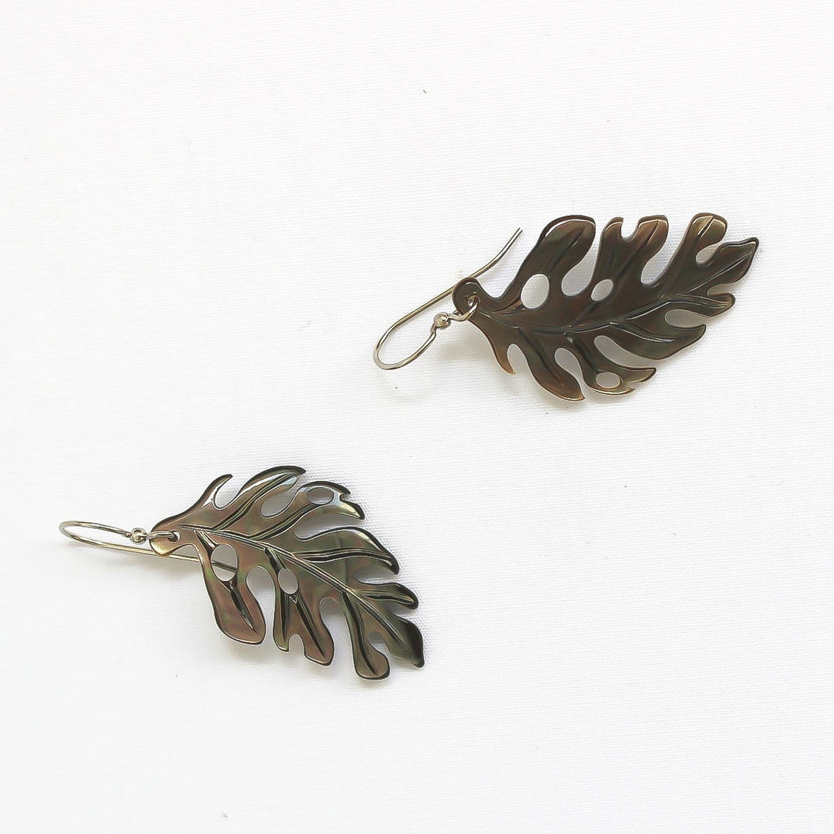 Carved Monstera Earrings - Pearl Earrings Hawaii